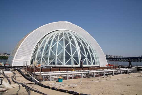 Floating Stage Seoul design, Han River building - e-architect