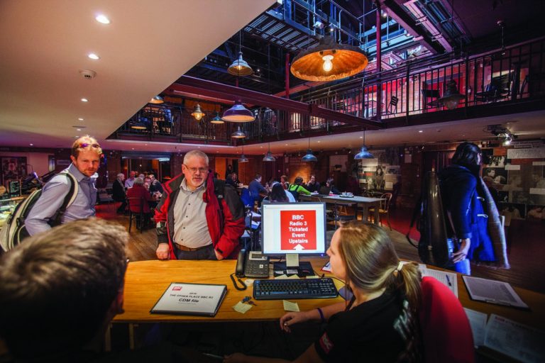 RSC Courtyard Theatre Stratford-upon-Avon - e-architect