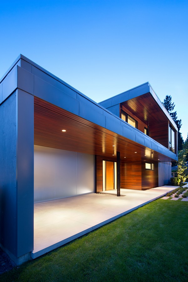 St James House in West Vancouver - e-architect
