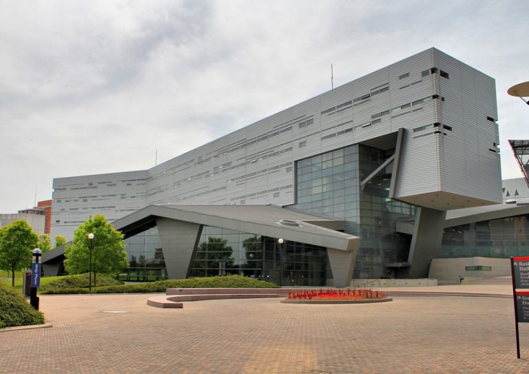University of Cincinnati: Lindner Athletic Center - e-architect