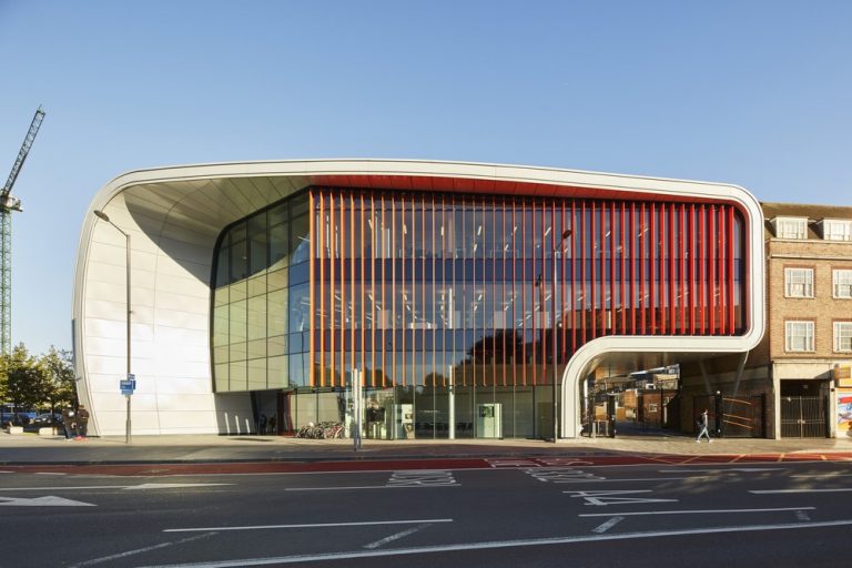 The Curve in Slough Building - e-architect