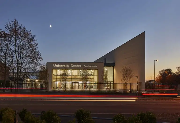 Farnborough College of Technology - e-architect