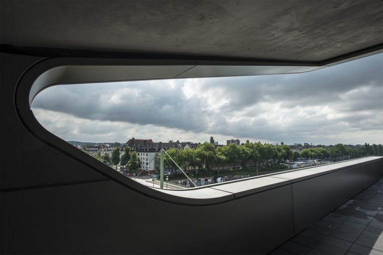 FOM University Düsseldorf Building - e-architect