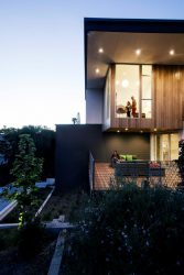 Three Step House in Los Angeles Property - e-architect