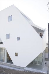Kanoko Building in Kyoto City, Hushiki-ku Design – e-architect