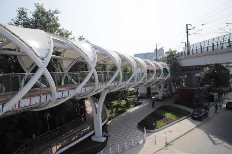 ITO – Skywalk in New Delhi: Footbridge - e-architect