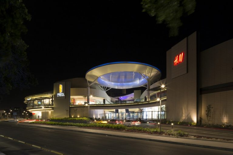 Puerta la Victoria: Lifestyle Center Queretaro Mexico - e-architect