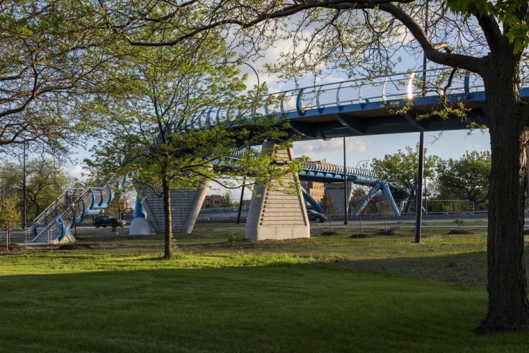 41st Street Bridge over Lake Shore Drive, Chicago - e-architect