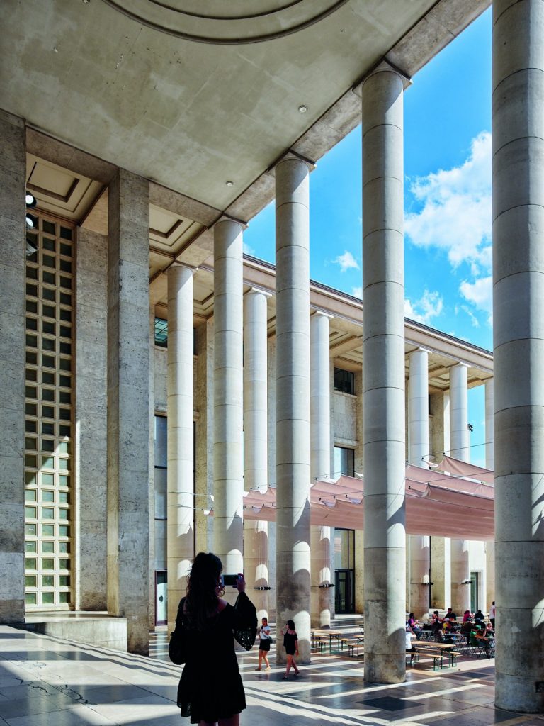 Musée d’Art Moderne de Paris Building - e-architect