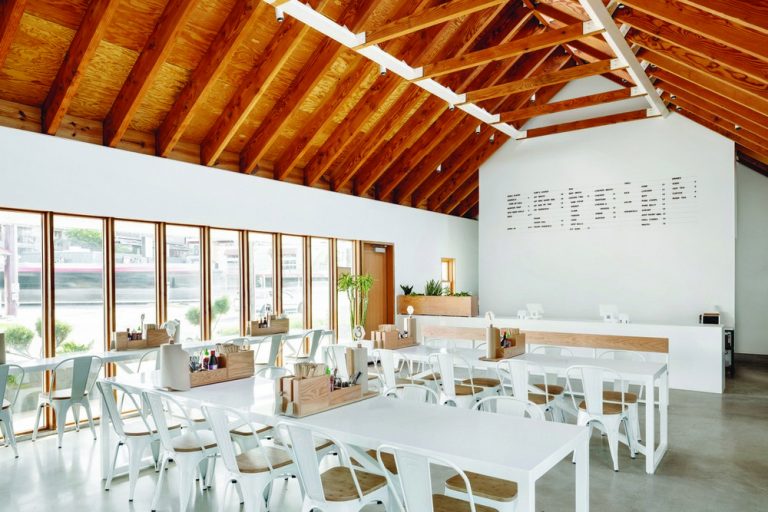 Sip Pho Restaurant in Austin, Texas - e-architect