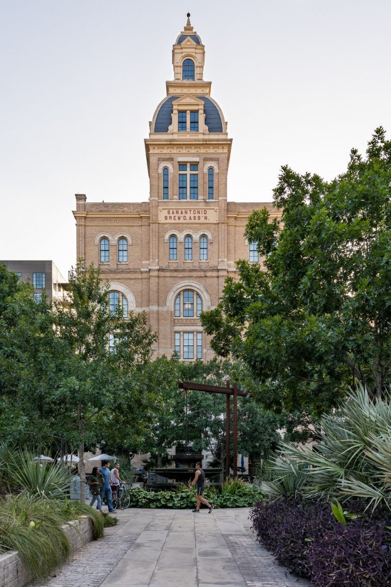 Southerleigh Fine Food and Brewery, San Antonio, Texas - e-architect