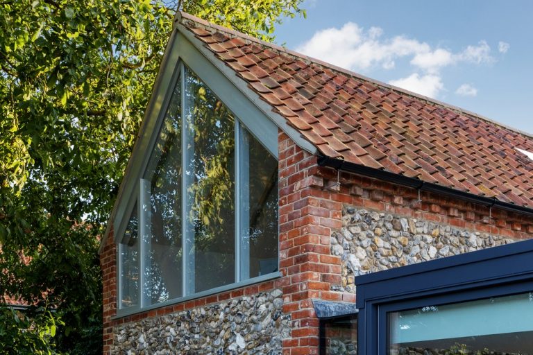 Flint House Norfolk remodelled cottage - e-architect