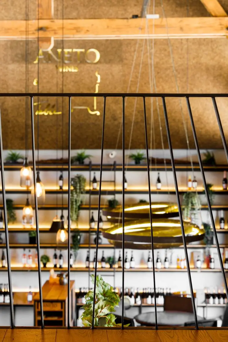 Aneto & Table Restaurante, Peso da Régua - e-architect