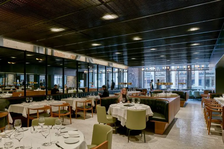 Le Monarque Restaurant, Montréal Québec - e-architect