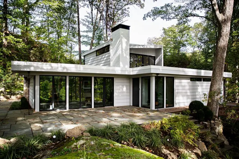 Connecticut Mid-century Weekend House - e-architect