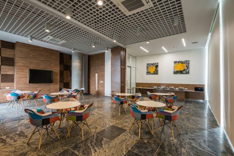 KPIT Office Interior, Pune Maharashtra - e-architect