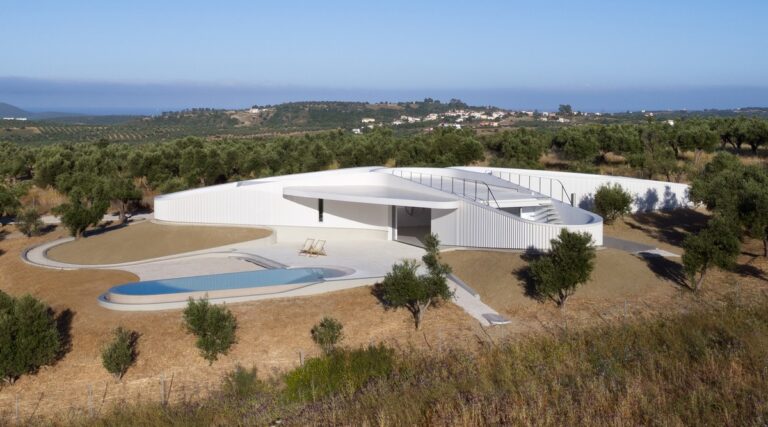 Greek homes, contemporary property in Greece - e-architect