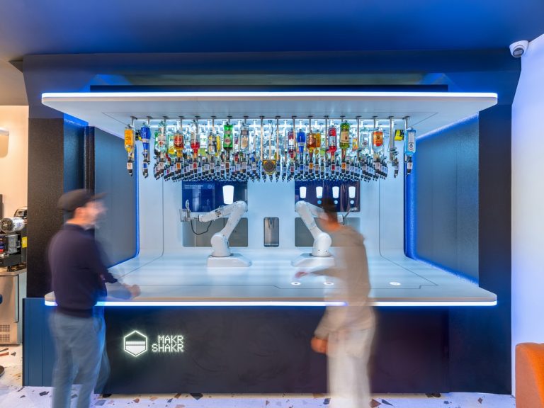 Robo Bar Amsterdam: Robotic Bartender - e-architect