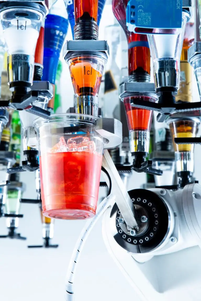Robo Bar Amsterdam: Robotic Bartender - e-architect
