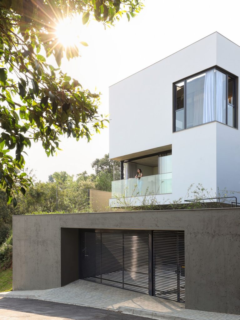 Bazzotti House, Curitiba Brazil - e-architect