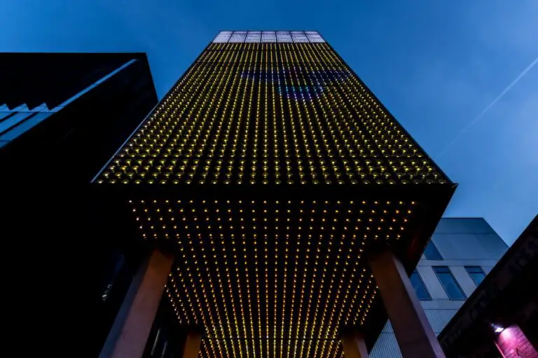 Manchester Metropolitan University Library building - e-architect