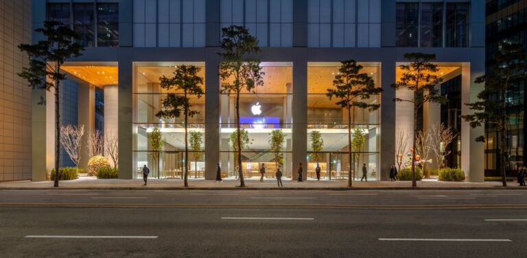 Apple Stores interior design photos, modern retail - e-architect