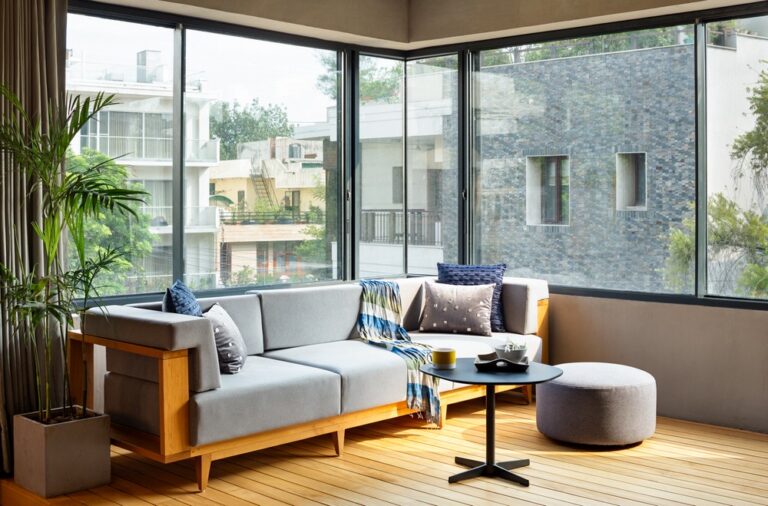 Hanging House, Noida, Uttar Pradesh - e-architect