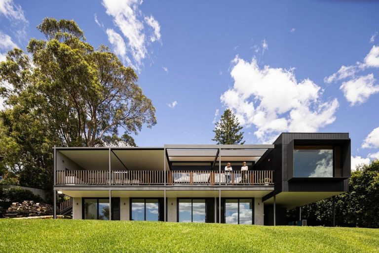Back to Front House, Newport Beach, NSW - e-architect