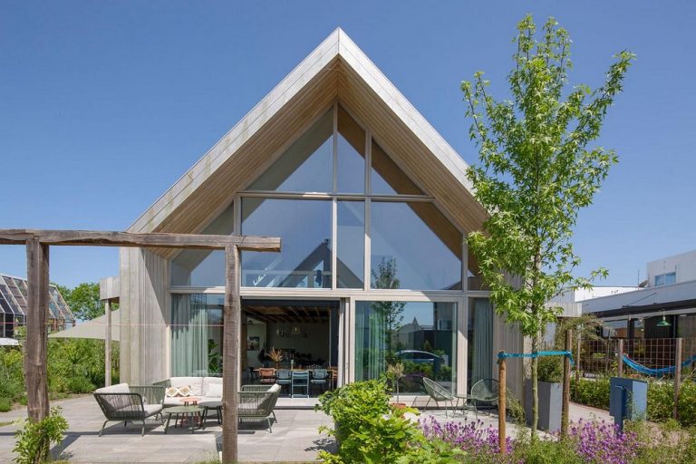 House with a View, Gelderland, Holland - e-architect