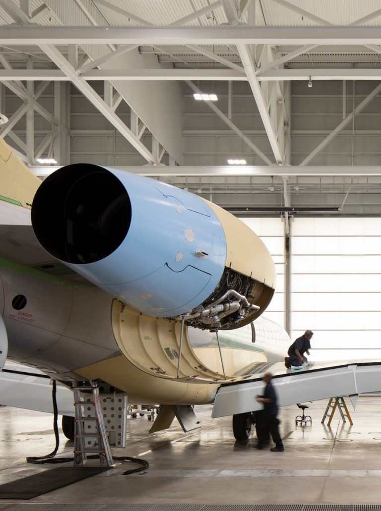 Bombardier Aircraft Assembly Centre, Toronto, Canada - e-architect