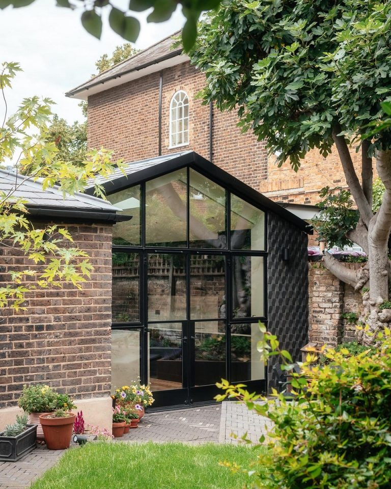 Tilde House, Southern England property - e-architect