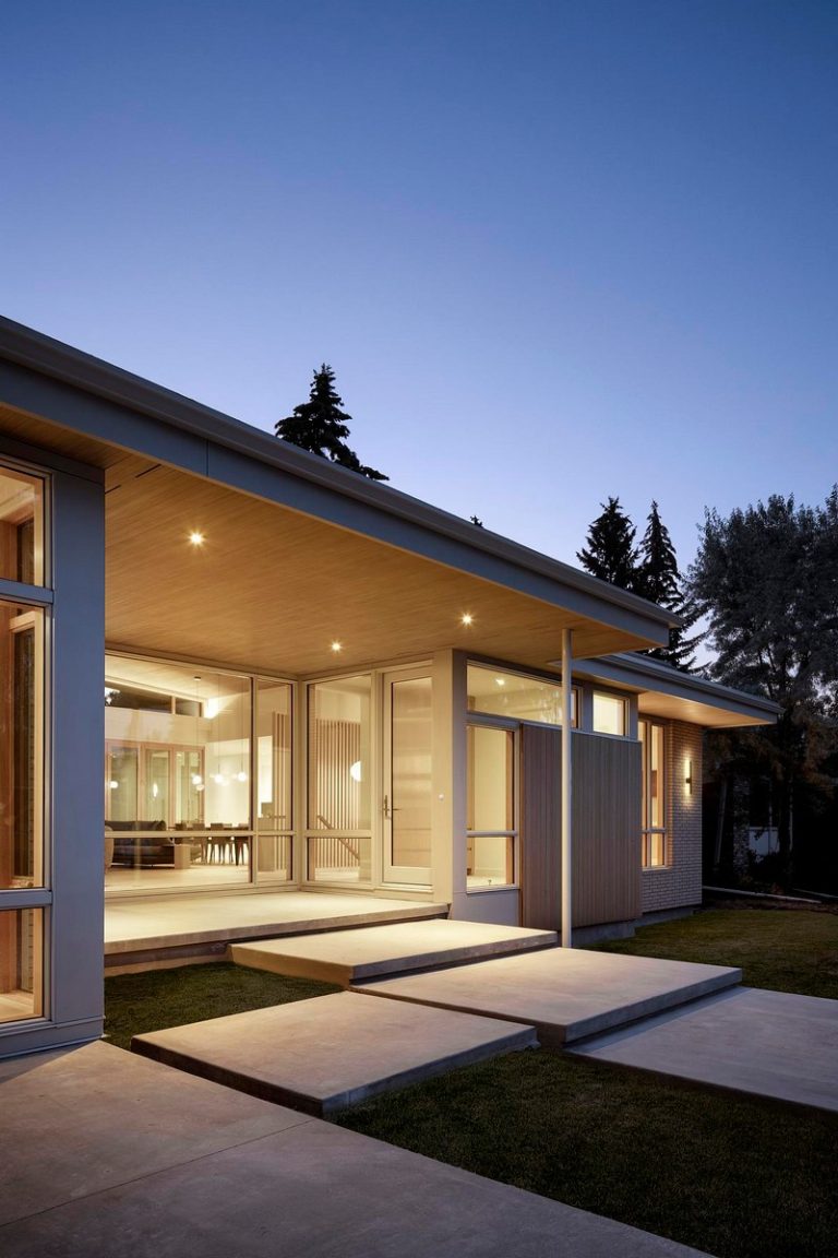 Sleek Modern Home, Calgary, Alberta - e-architect