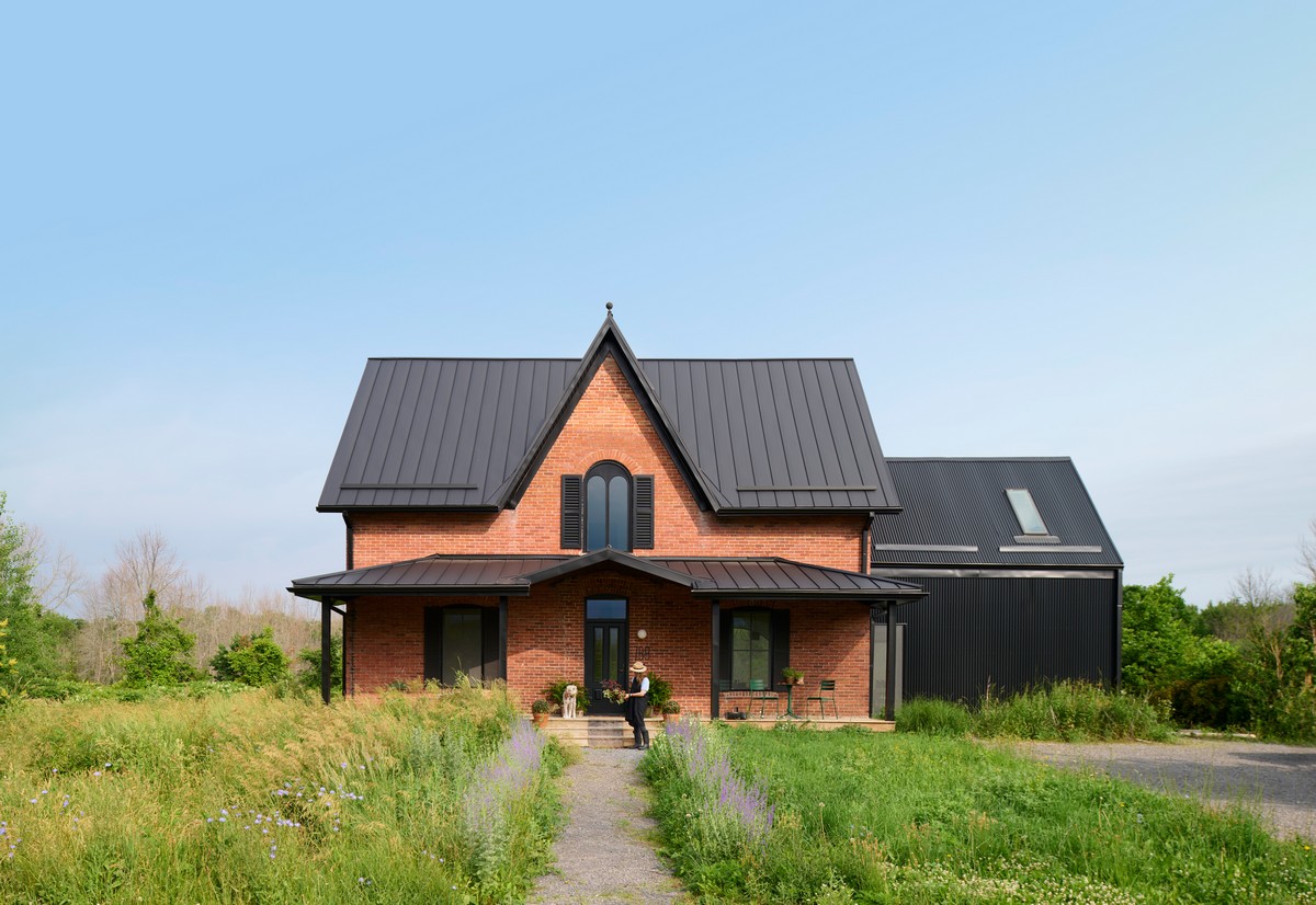 The 1875 Farmhouse, Prince Edward County, Canada - e-architect