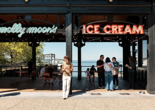 Molly Moons Waterfront, Seattle ice cream shop - e-architect
