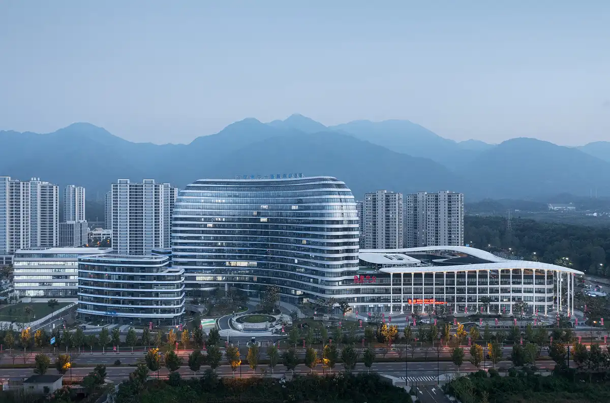 Hangzhou First People's Hospital Tonglu Branch, China - e-architect